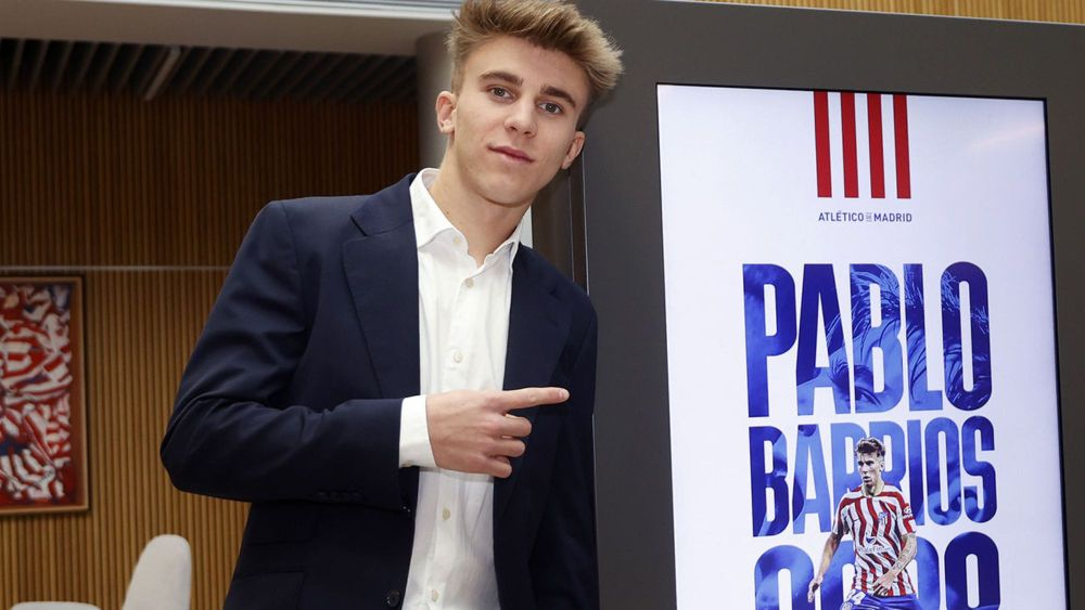 El Atlético renueva a Pablo Barrios por 'miedo' al Real Madrid y el ...