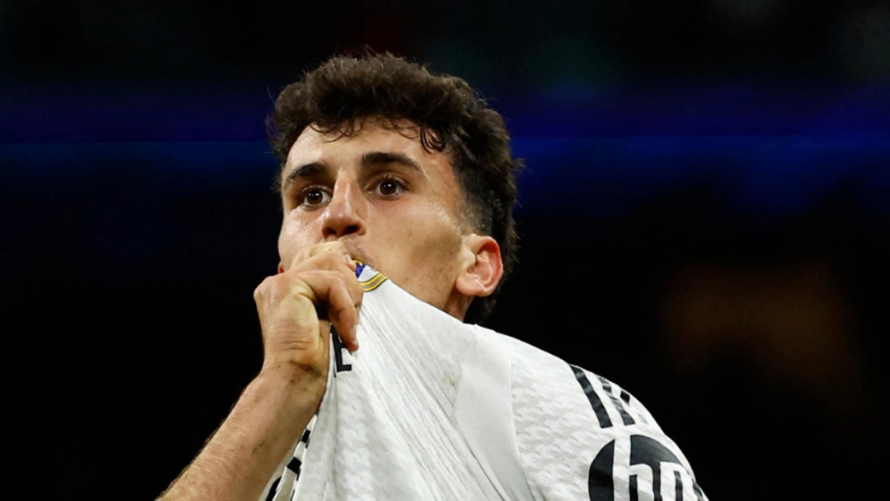 El Madrid hace oficial una salida, Xabi Alonso habló con el central y ...